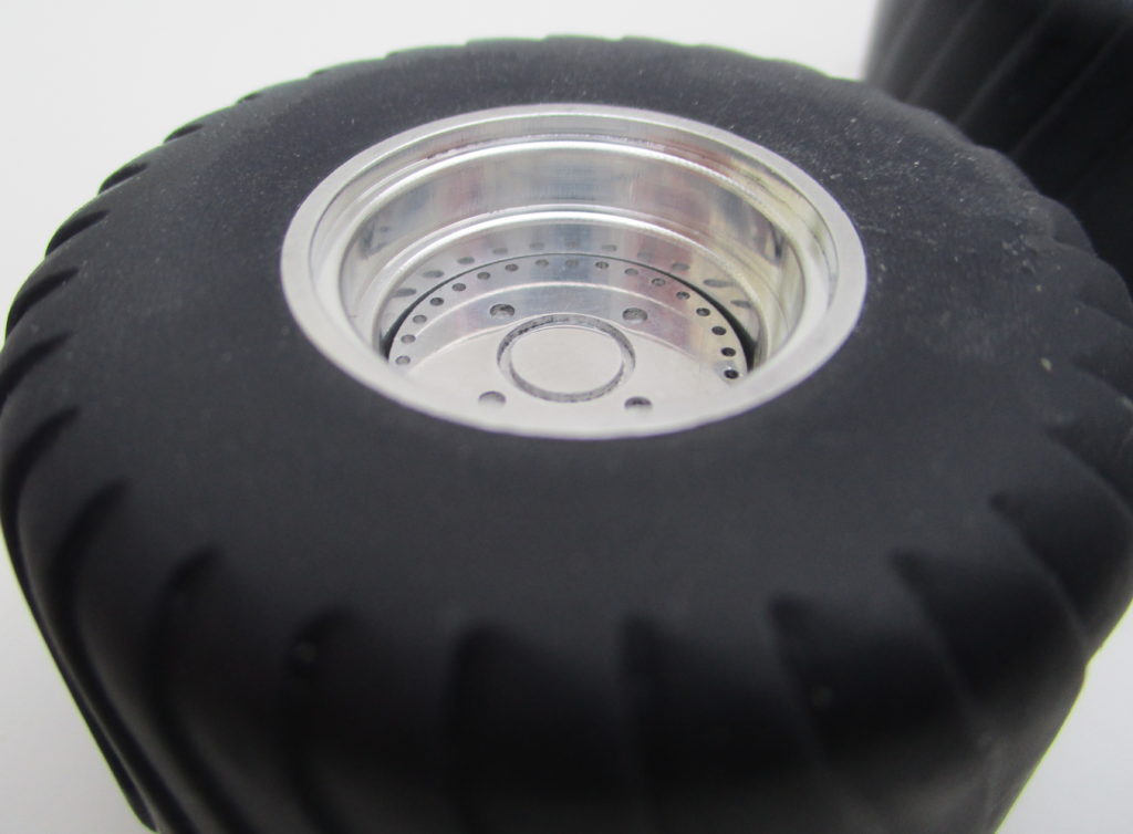 Chucky'sFPT-02 35.5x15 Cut Pulling Tire - Chucky's