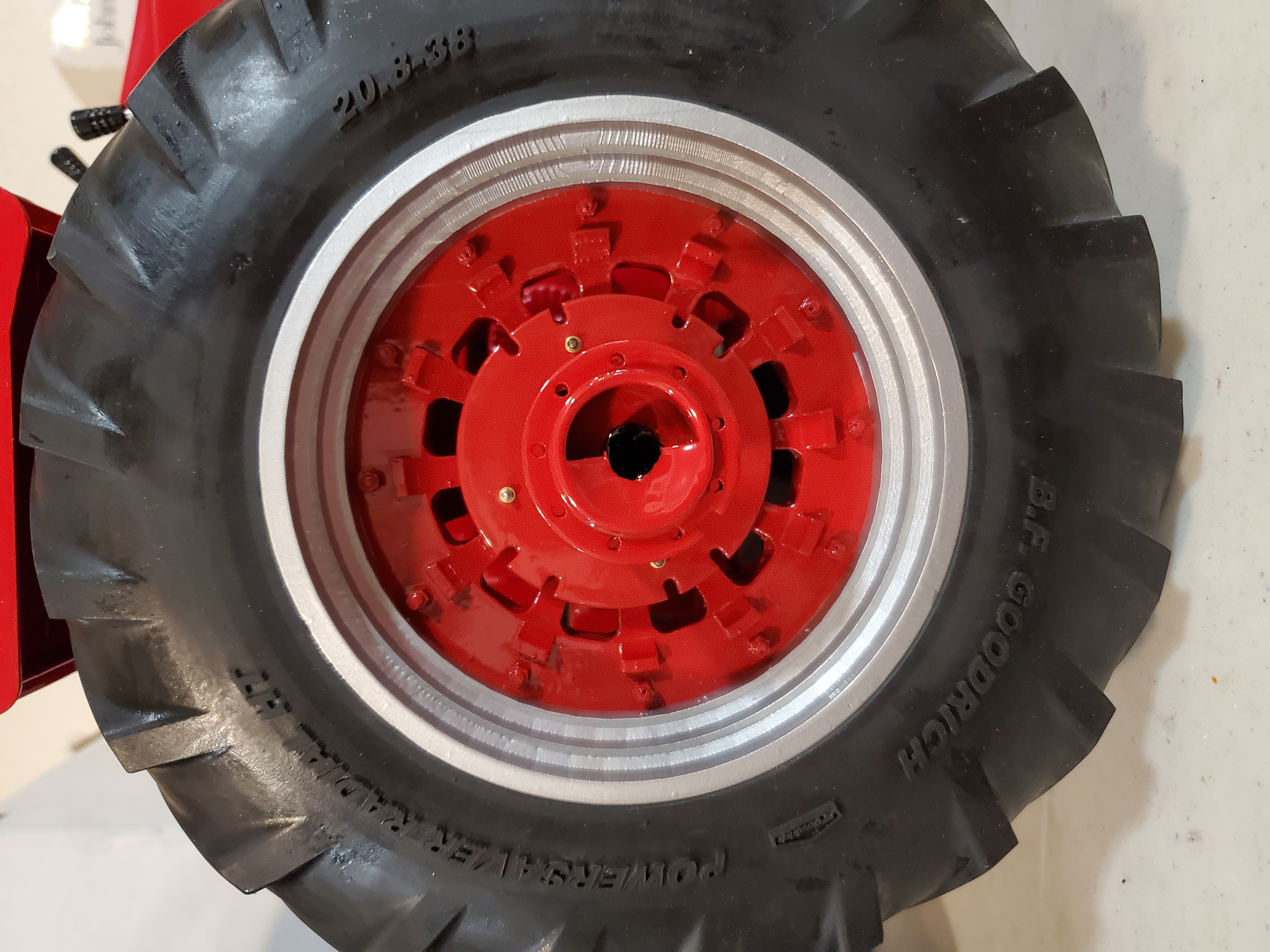IH Dual Hubs (Sold as a Pair) - Chucky's