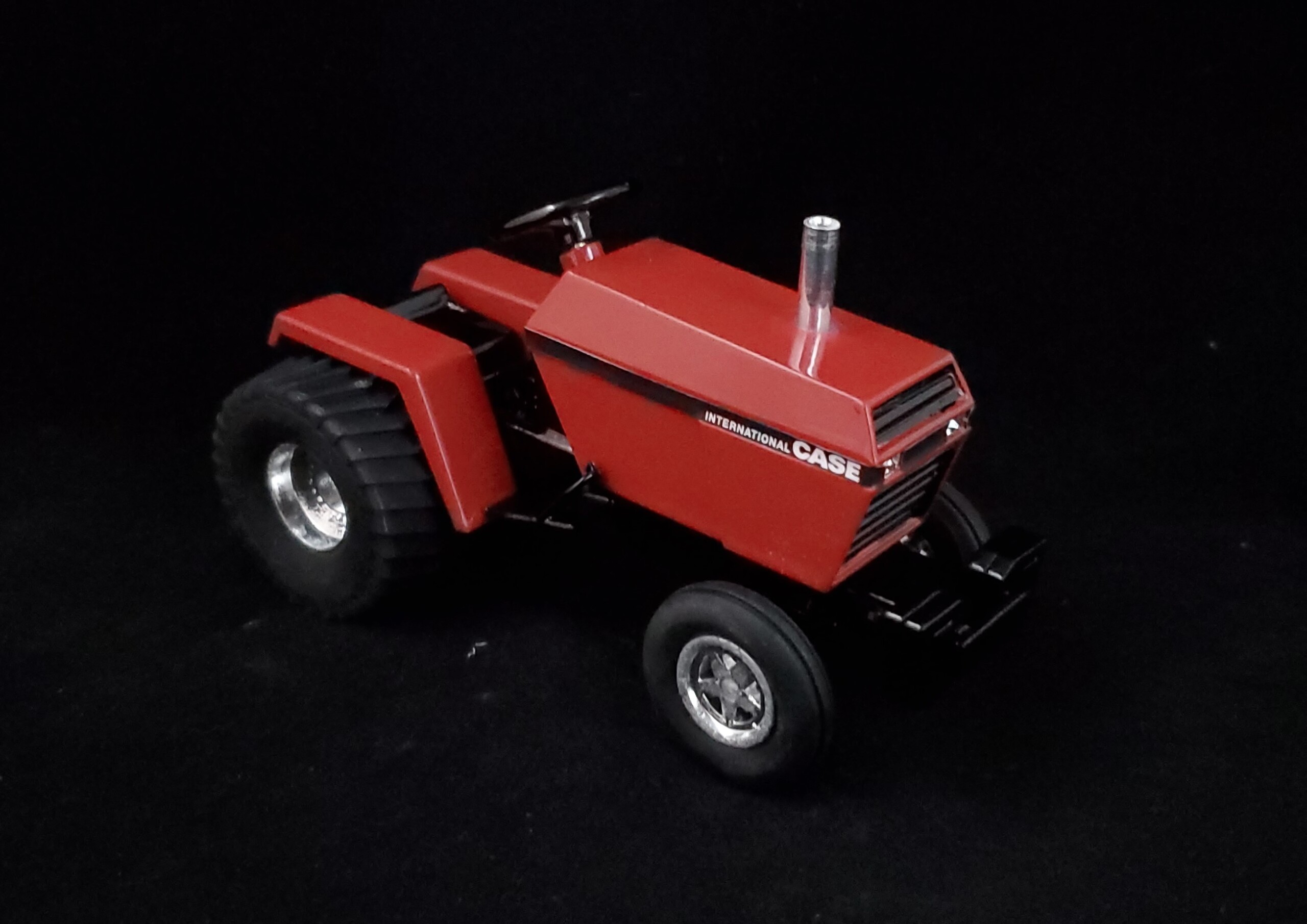 Chucky'sCase International - Red - Chucky's